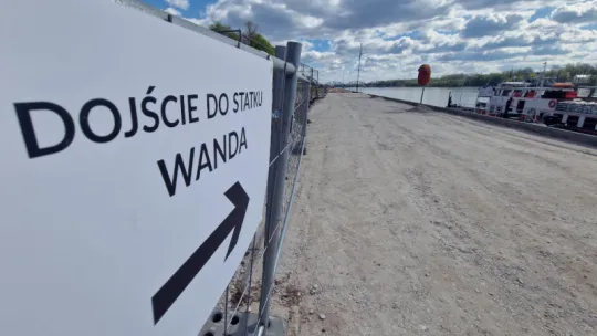 Dojście do statku Wanda | www.torun.pl